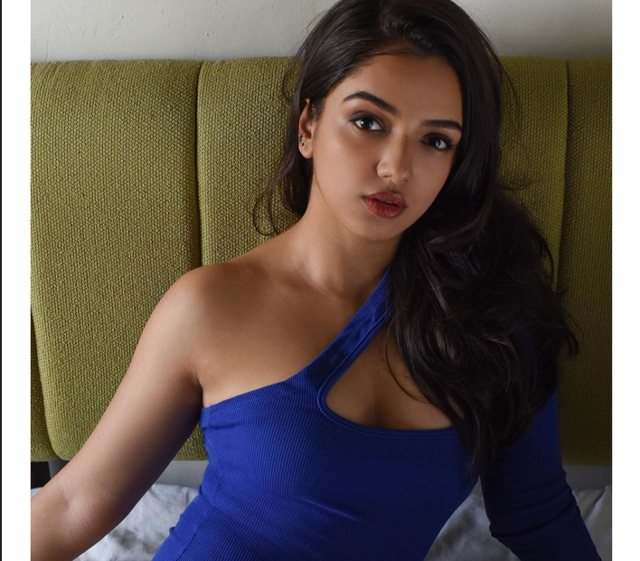 Hotness Alert: Sexy Swimsuit में Ahsaas Channa ने शेयर की बोल्ड ...